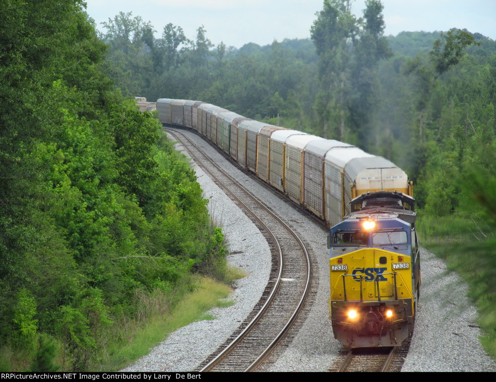 CSX 7338 Holding the main